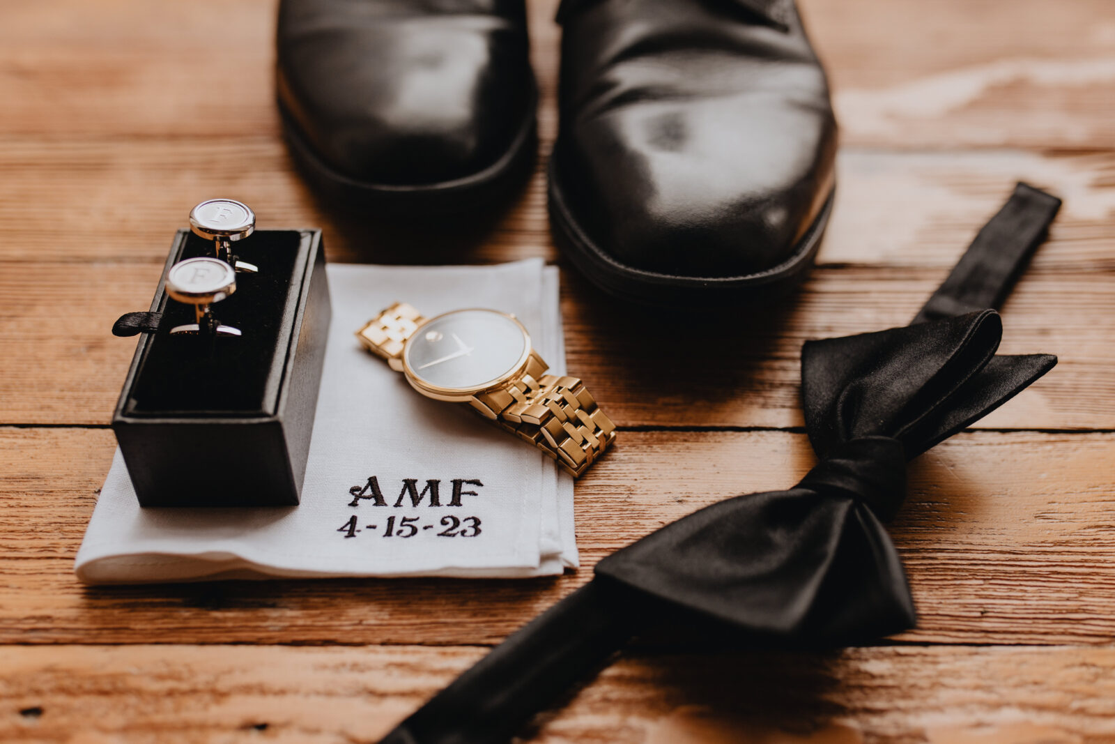 A Modern and Timeless Wedding at the Oliver Building, KC - photo-kc.com